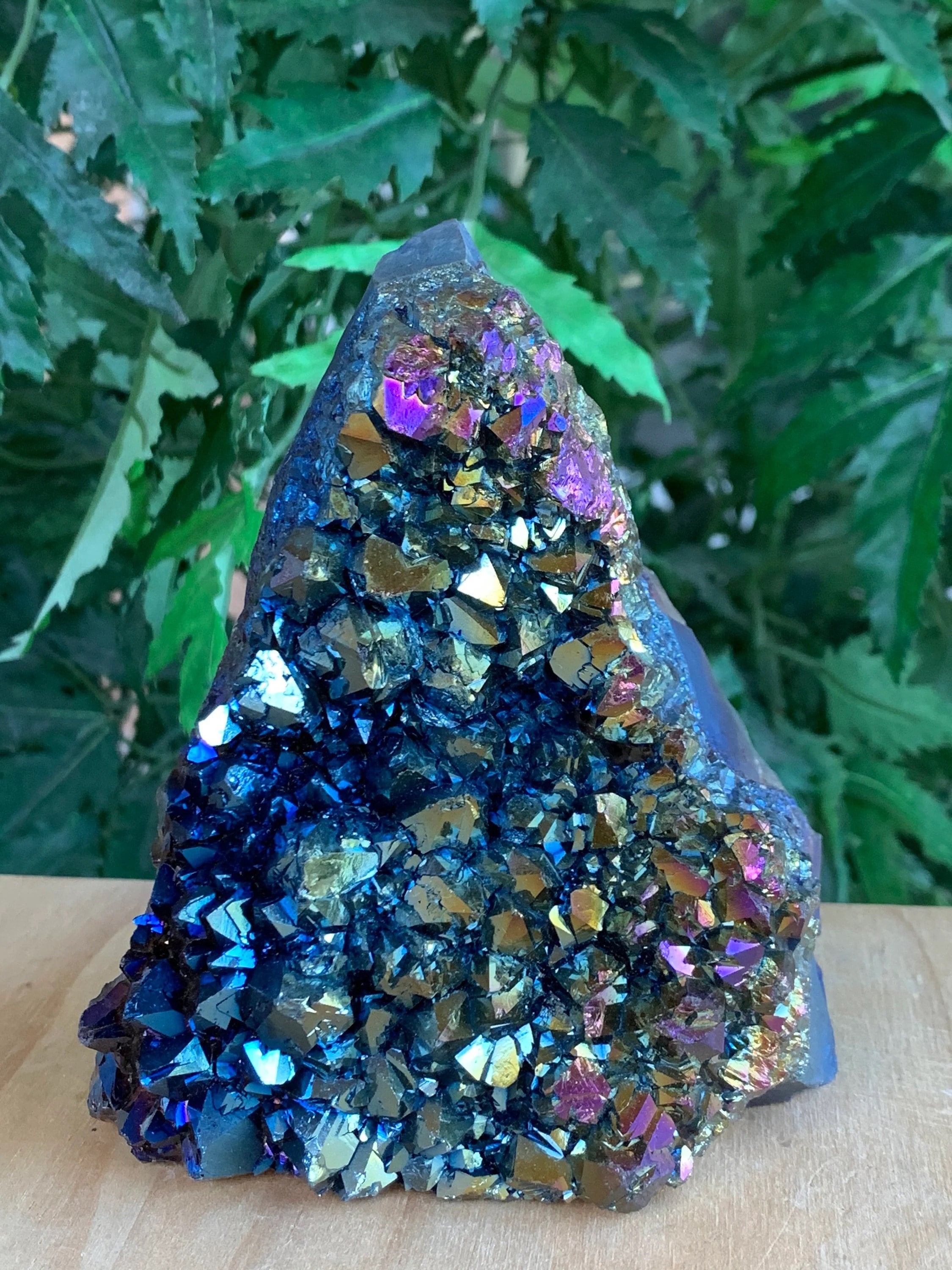 Amethyst Titanium Aura Uruguay Standup | Botaniful